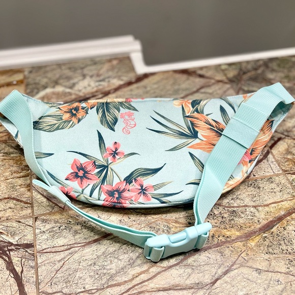 Roxy | Bags | Disney The Little Mermaid Roxy Collaboration | Poshmark